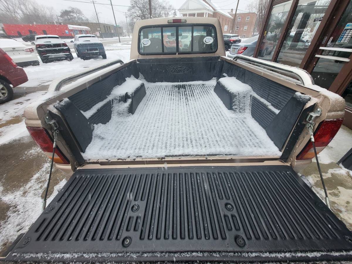 Ford ranger xl reg. cab short bed 4wd 1993 à vendre 14 000