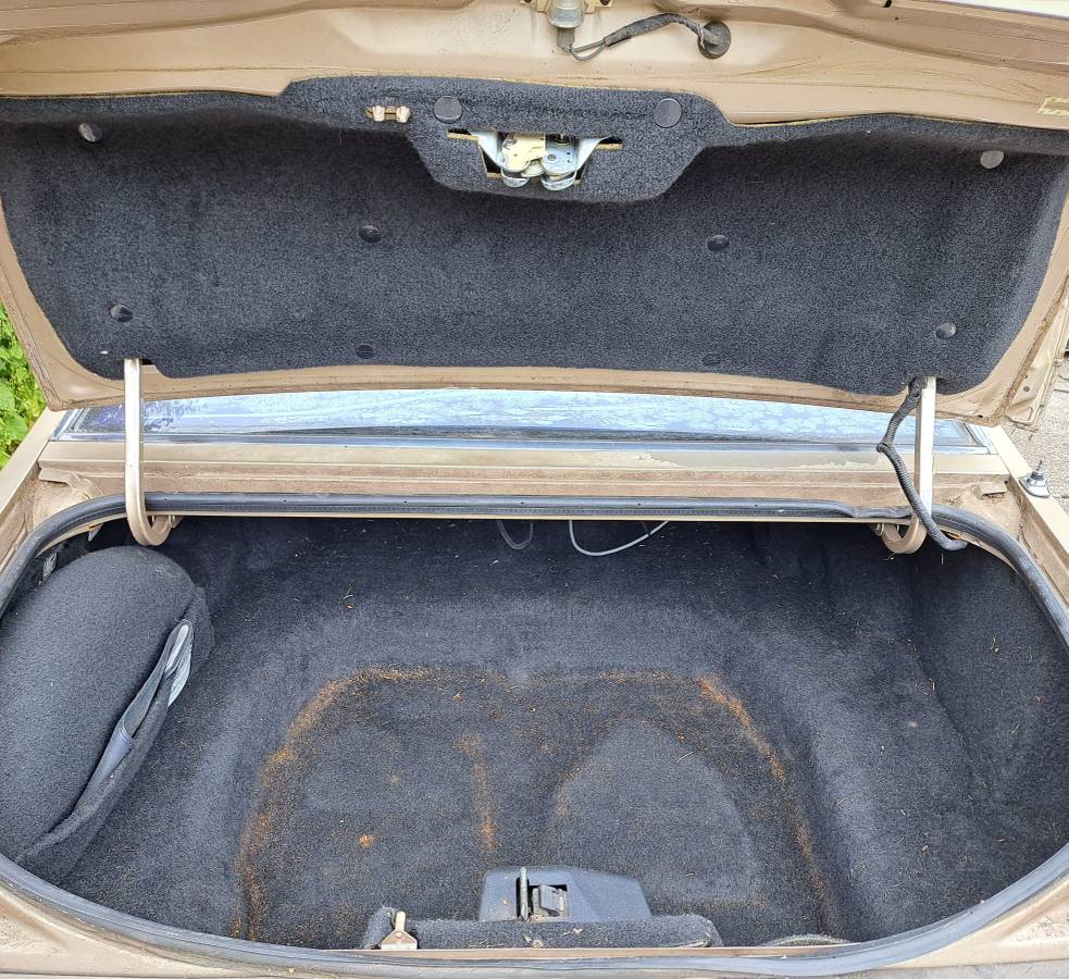 Lincoln town car mark vii 1989 à vendre 8 500