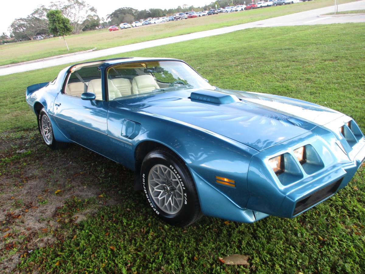 Pontiac firebird trans am 1979 à vendre 54 000